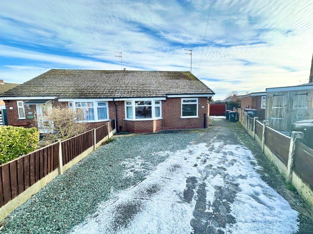 Farmside Avenue, Manchester M44 2 bed bungalow - £250,000