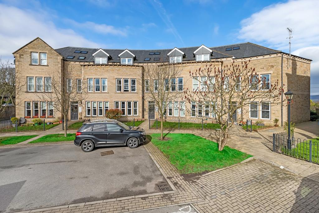 Farnley Road, Menston, Ilkley, West... 2 bed flat - £66,250
