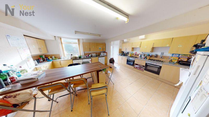 Manor Terrace, Hyde Park, Leeds, LS6 1BU 10 bed terraced house - £4,910 ...