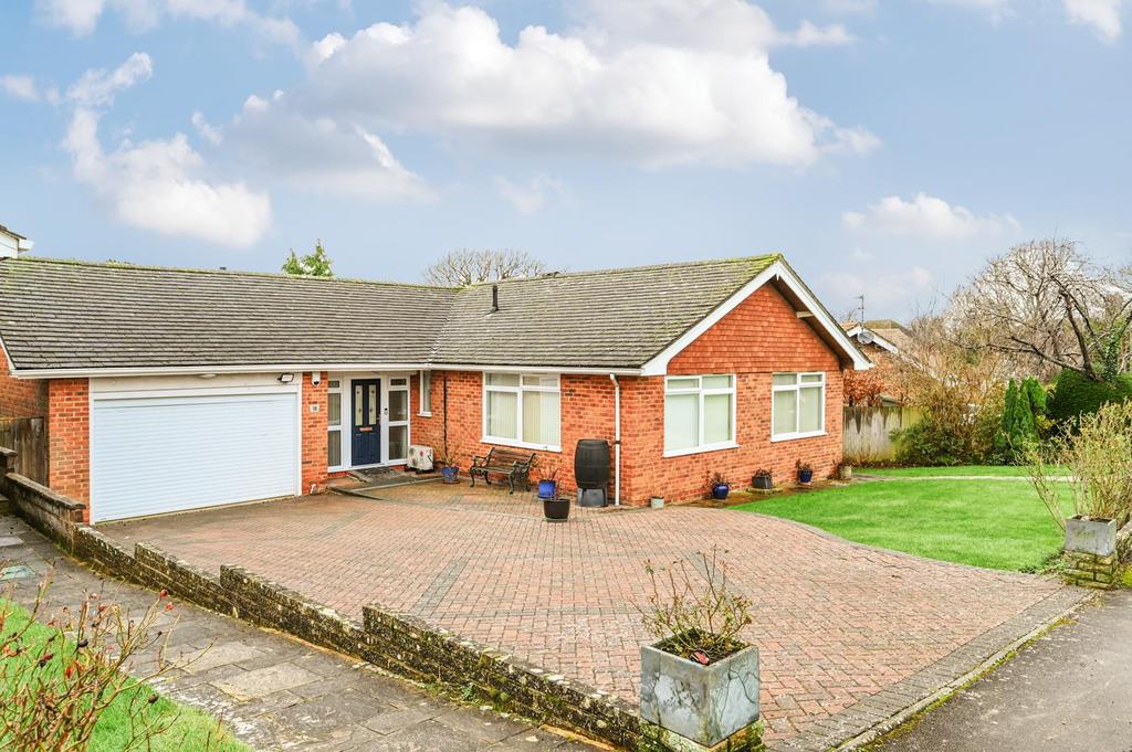 Broomfield Road, Henfield 3 bed detached bungalow - £695,000