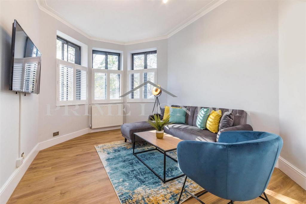 Park Mansions, Vauxhall, London 3 bed apartment - £3,250 pcm (£750 pw)