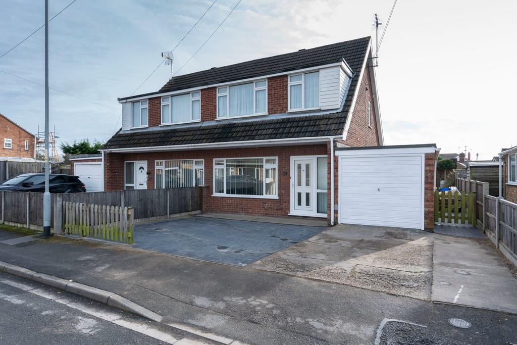 Colindale, Boston, PE21 3 bed semi-detached house - £180,000