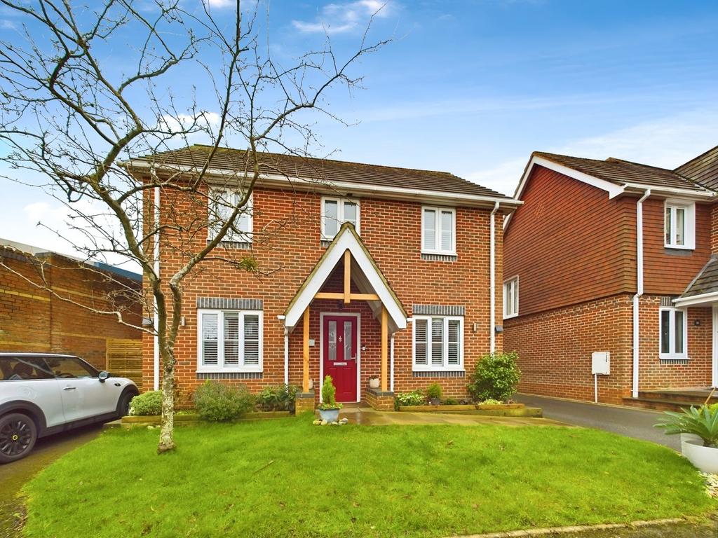 Botley Road, Southampton SO30 4 bed detached house - £490,000