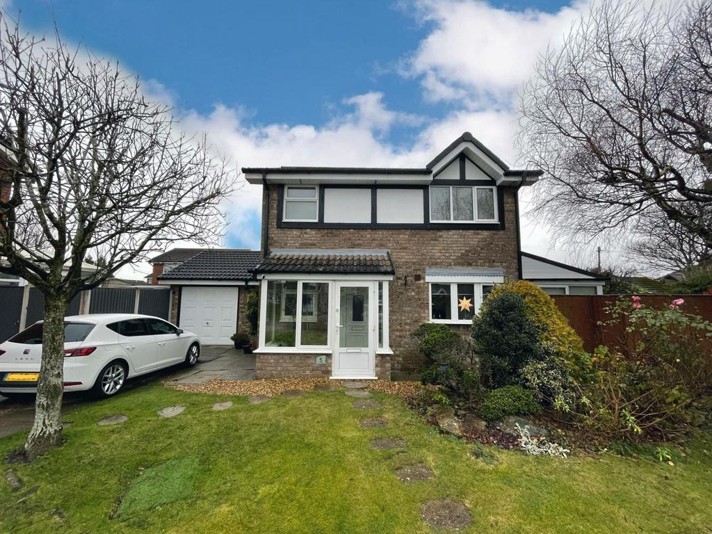 The Fulmars, Poulton-Le-Fylde FY6 3 bed detached house - £280,000