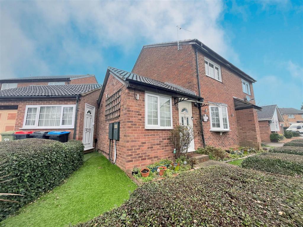 The Annex, Montagu Drive, Eaglestone... Studio - £795 pcm (£183 pw)