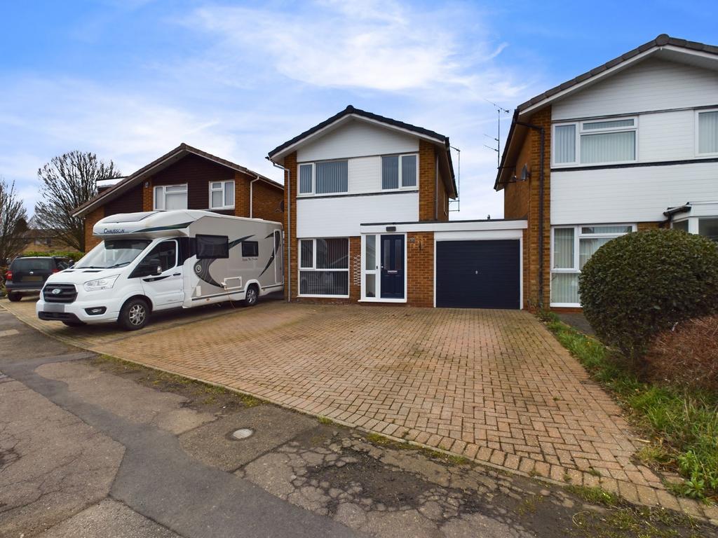 St. Lawrence Road South, Towcester, NN12 3 bed detached house - £350,000