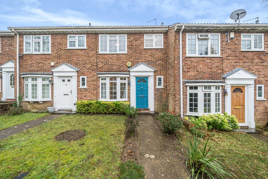 Hanover Court, Woking, GU22 3 bed terraced house - £500,000