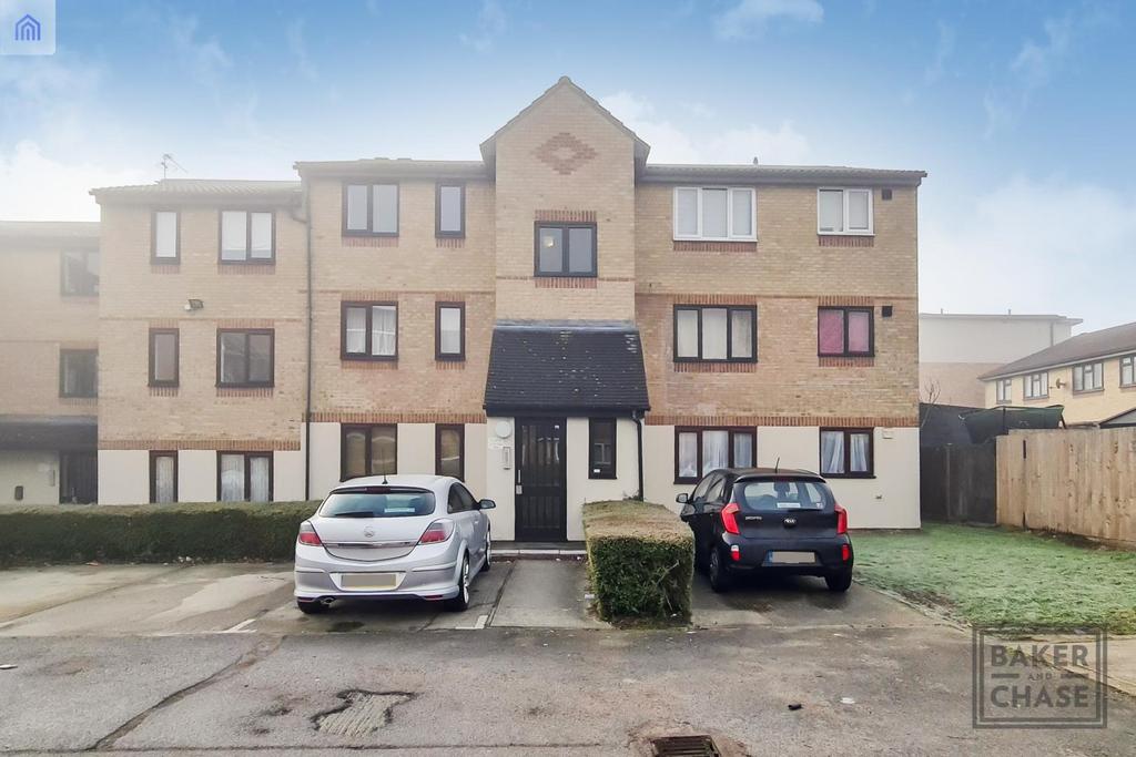 Linwood Crescent, Enfield EN1 Studio - £1,050 pcm (£242 pw)