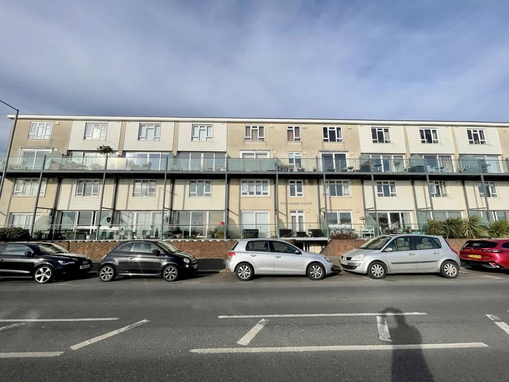 Eastern Esplanade, Southend-on-Sea... 2 bed maisonette - £269,995