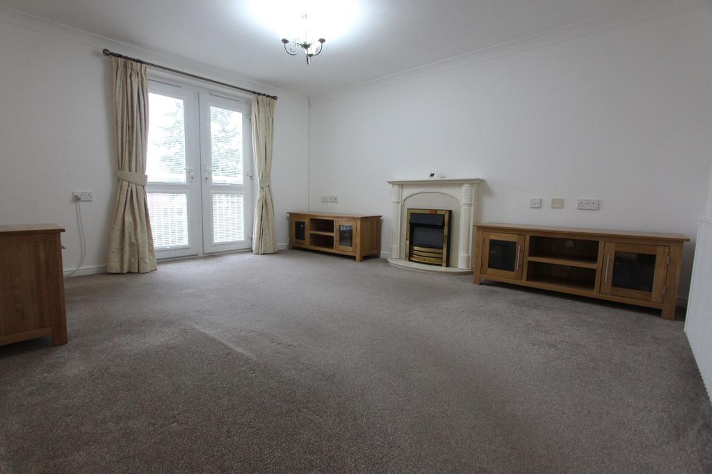 Knights Court, Kenilworth Road... 1 bed apartment for sale - £120,000