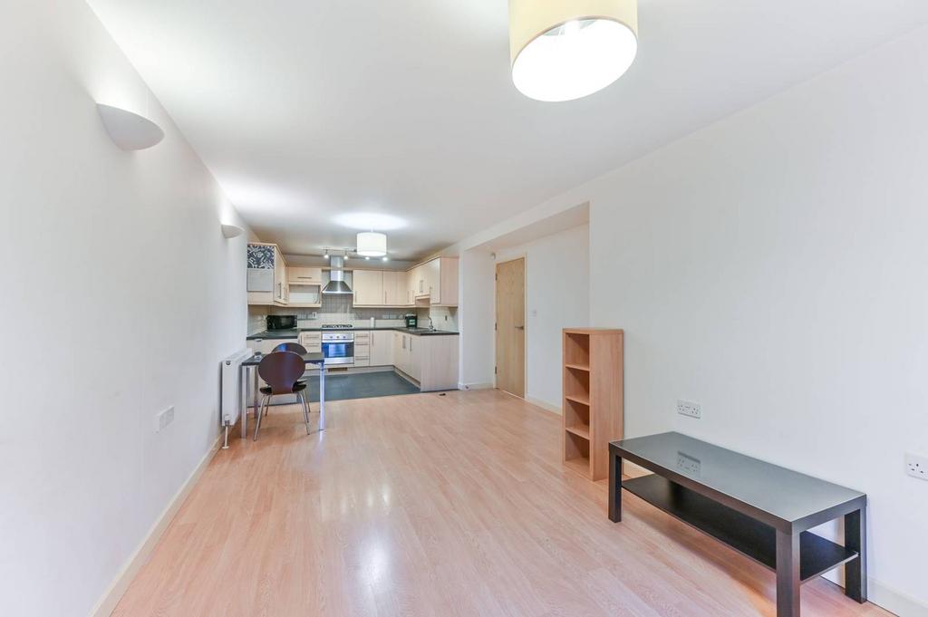 Addiscombe Road, Croydon, CR0 1 bed flat - £250,000