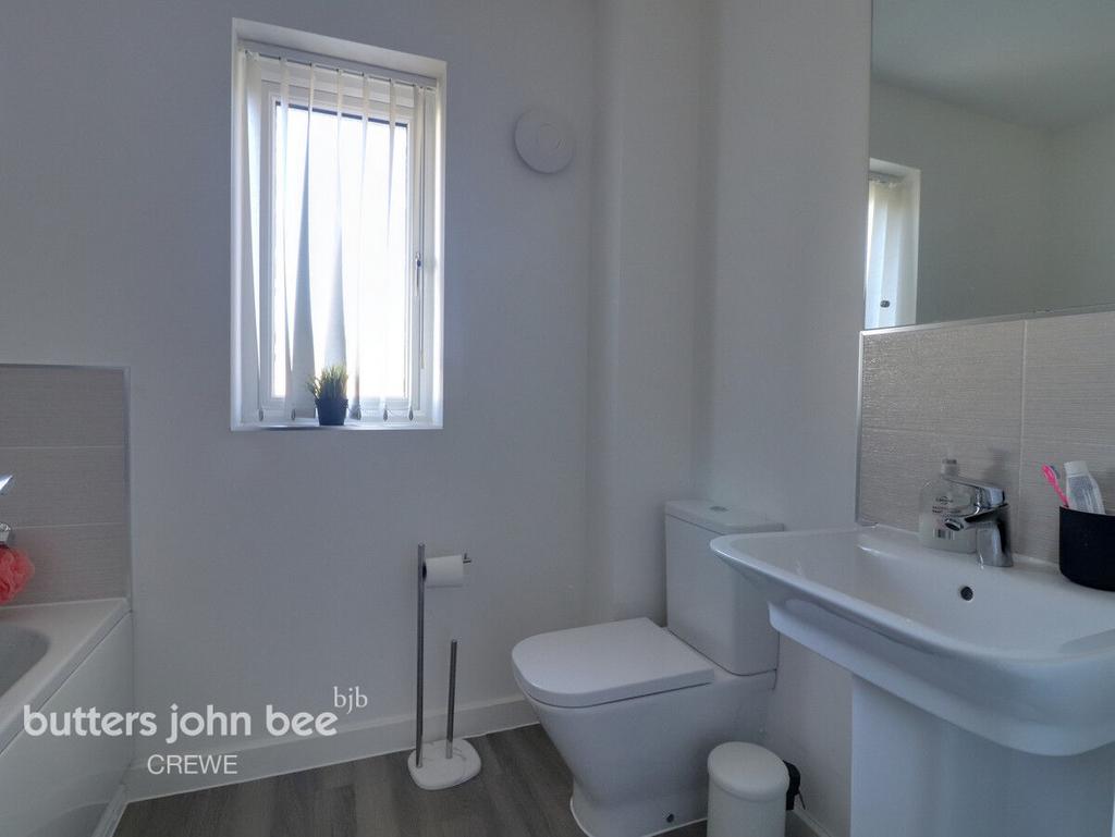 Philip Taylor Drive, Crewe 3 bed detached house for sale - £230,000
