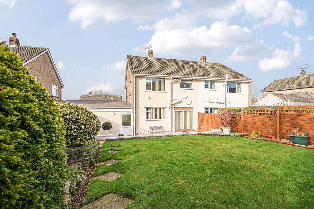 Hilldale Road, Backwell 3 bed semi-detached house - £425,000