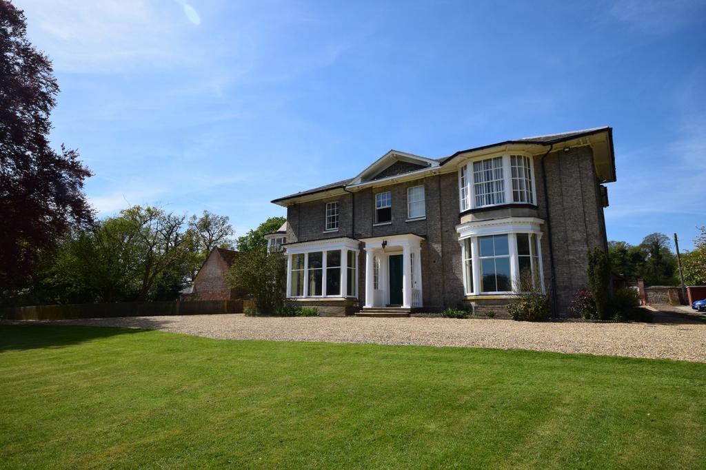 High Street, Sproughton, Ipswich... 1 bed apartment - £775 pcm (£179 pw)