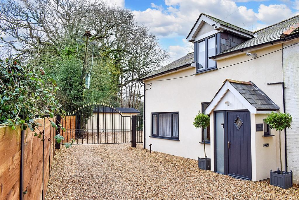 Lymington Road, Highcliffe, Christchurch, BH23 3 bed semi-detached ...