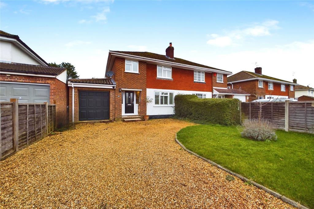 Causmans Way, Tilehurst, Reading... 3 bed semi-detached house - £525,000
