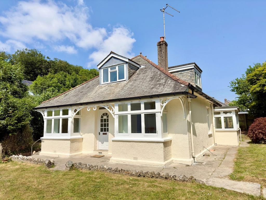 Gonvena Hill, Wadebridge, PL27 6DQ 4 bed detached bungalow - £379,950