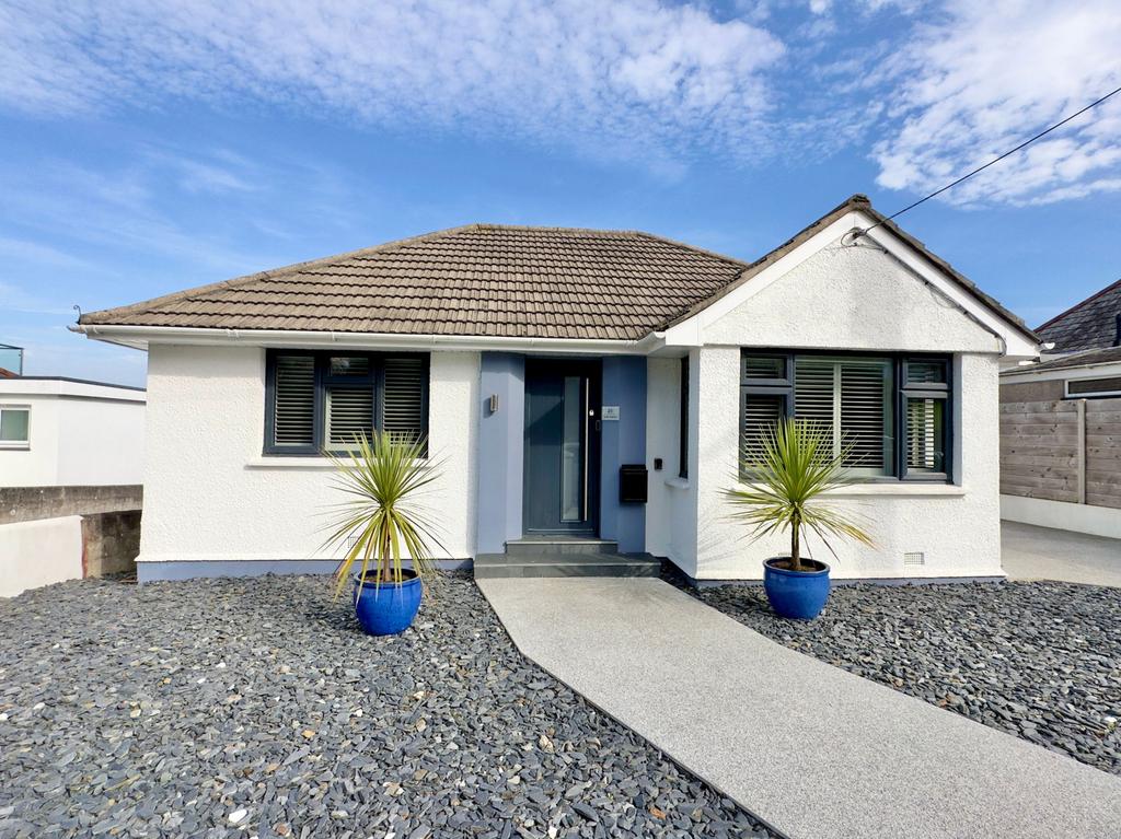 Padstow, PL28 3 bed detached bungalow - £899,950