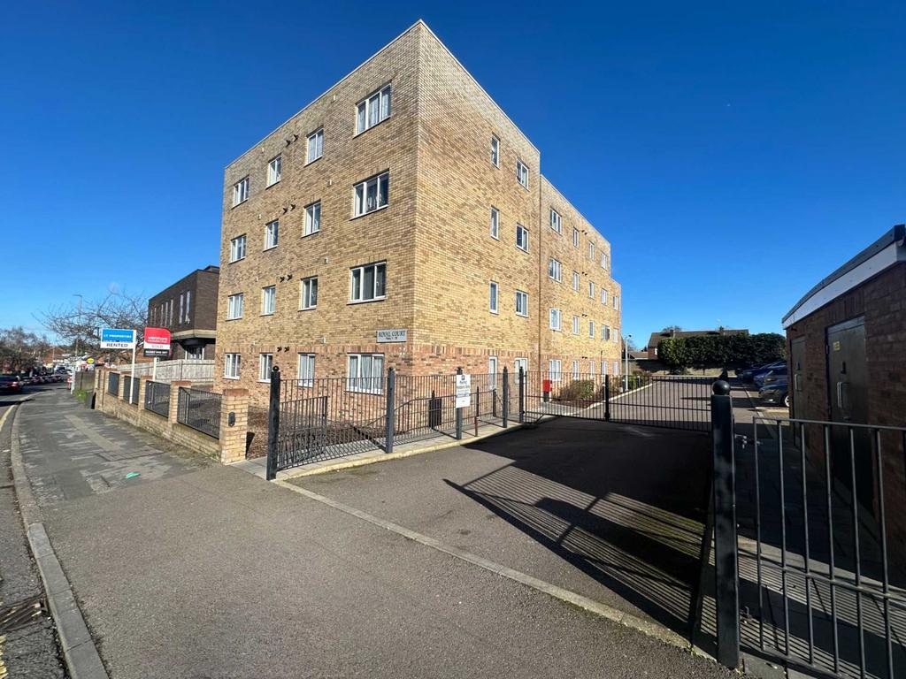 Marsh Road, Luton LU3 1 bed flat for sale - £165,000