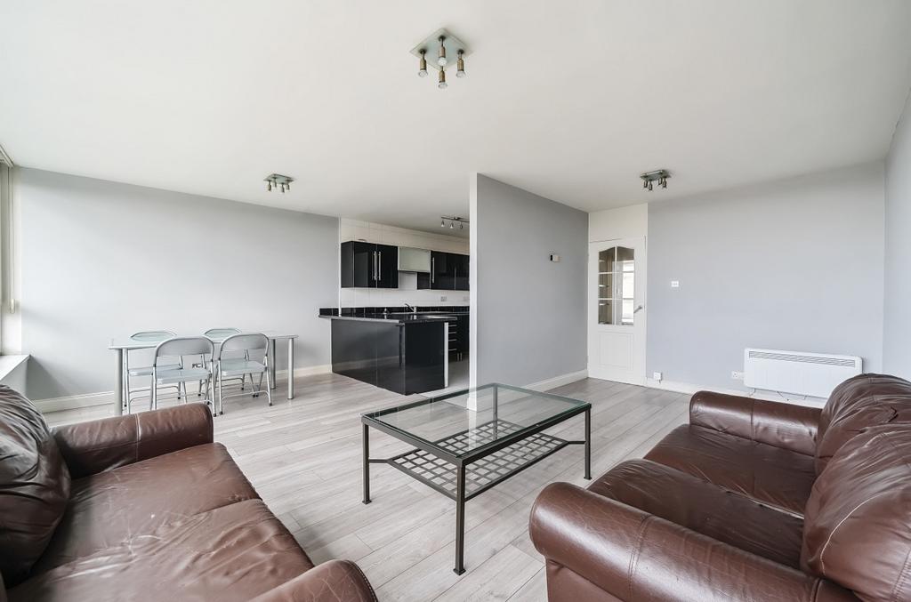Ingledew Court, Moortown, Leeds, LS17 2 bed flat for sale - £112,500