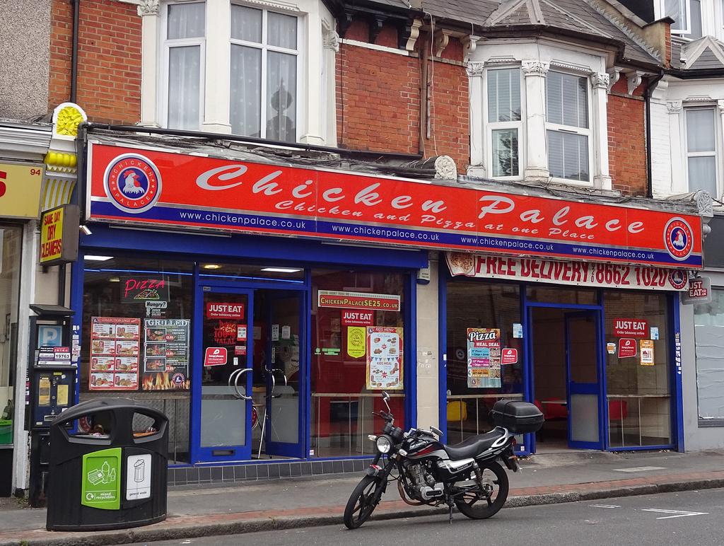 Chicken Palace, Portland Road... Restaurant - £3,333 pcm (£769 pw)