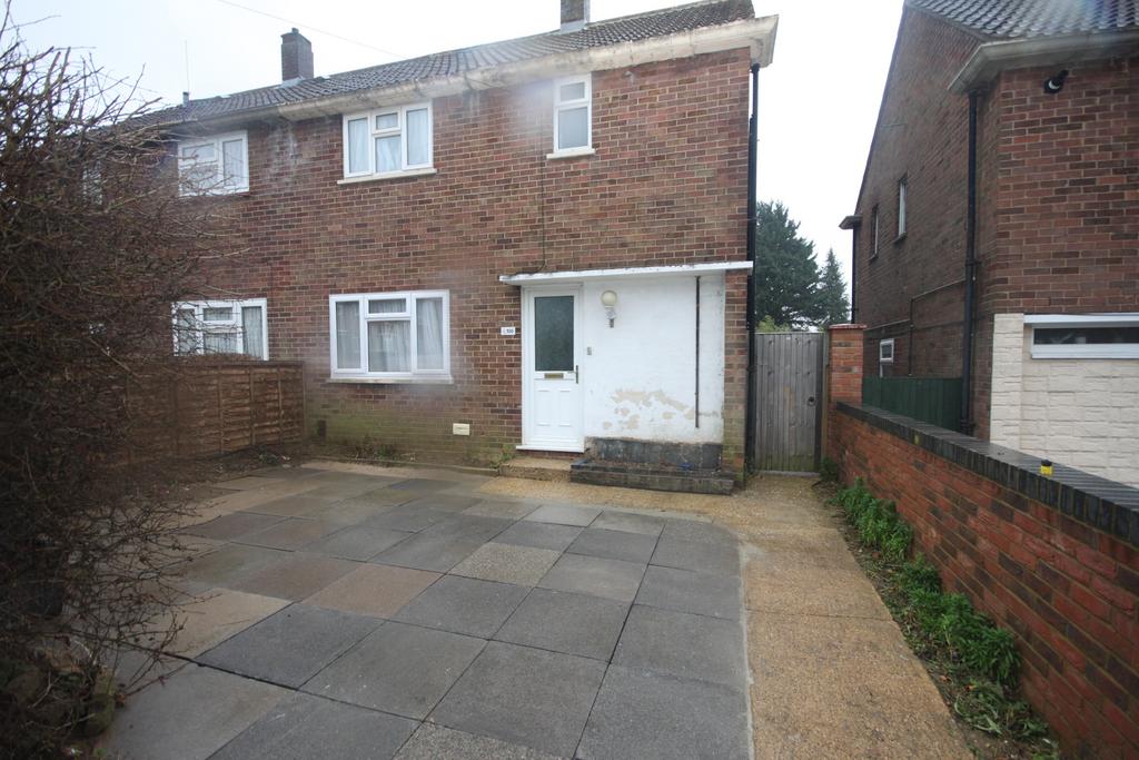 Runfold Avenue, Luton, LU3 3 bed semi-detached house - £1,500 pcm (£346 pw)