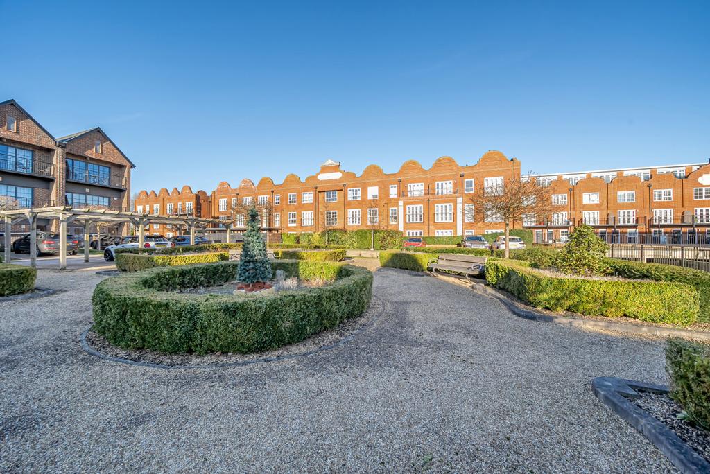 Gresham Park Road Old Woking 2 Bed Apartment For Sale £485 000