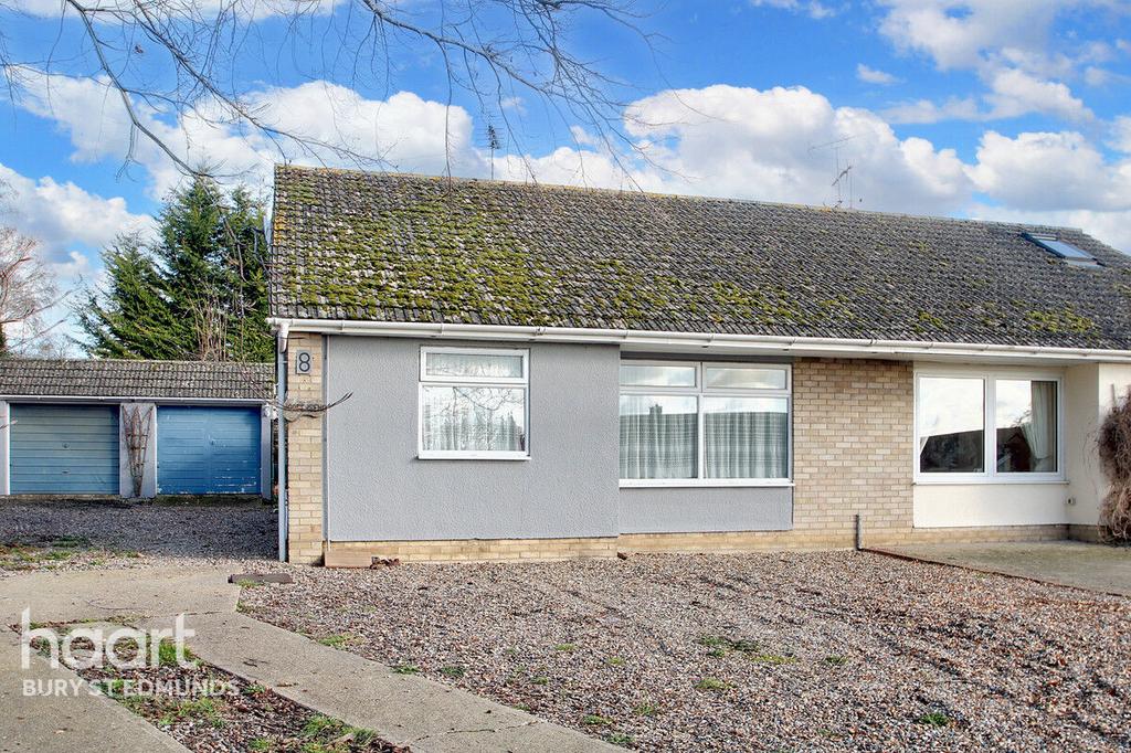 Garrard Place, Ixworth, Bury St Edmunds 2 bed bungalow - £250,000