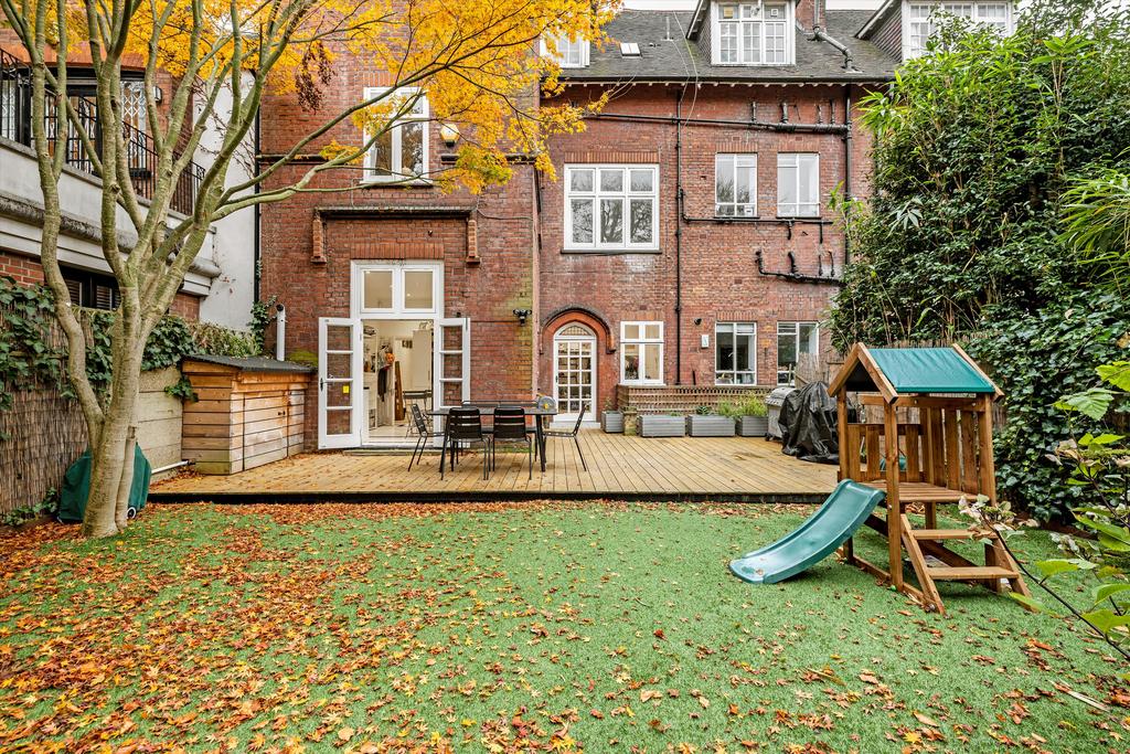 Netherhall Gardens, London, NW3 2 bed flat for sale - £1,325,000