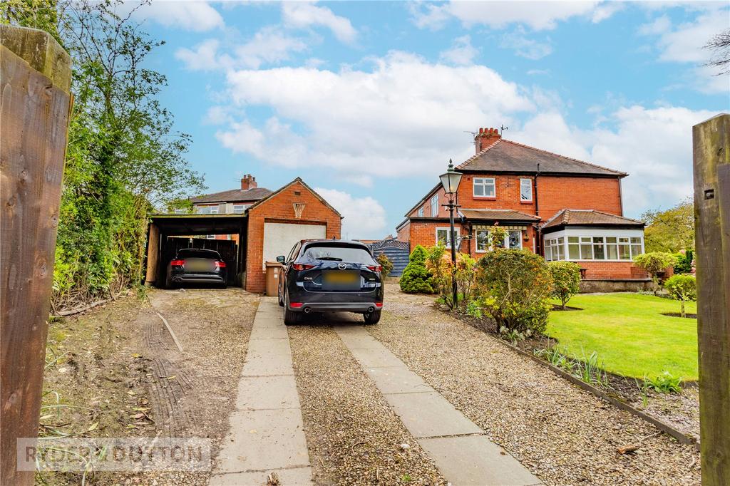 Manchester New Road, Alkrington... 4 bed semi-detached house - £425,000