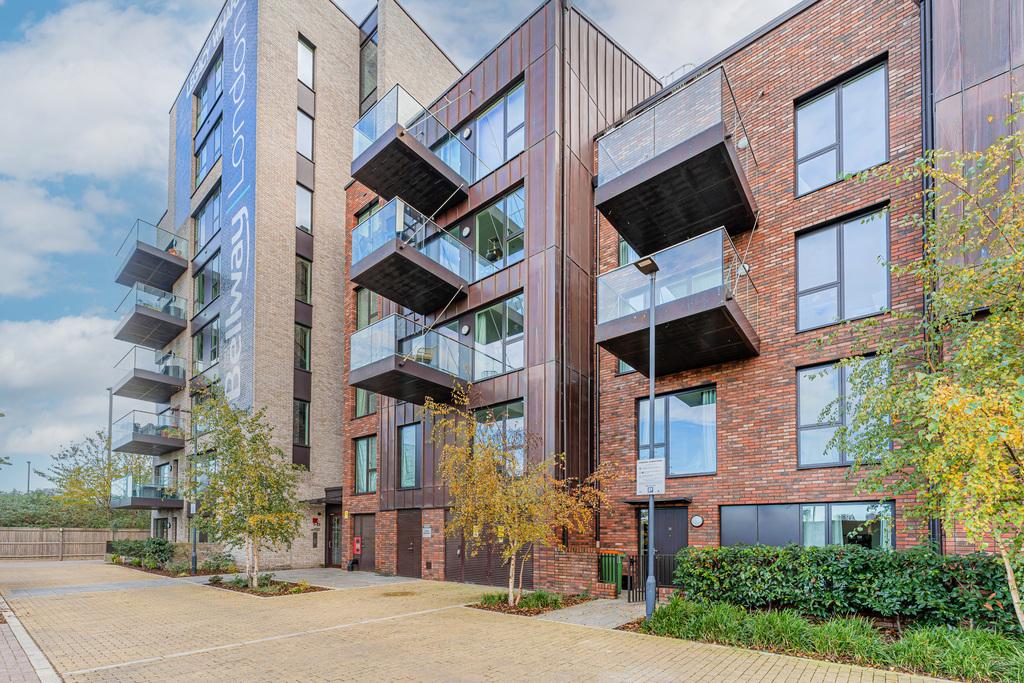 Artisan Apartments, Stratford E15 2 bed flat - £450,000