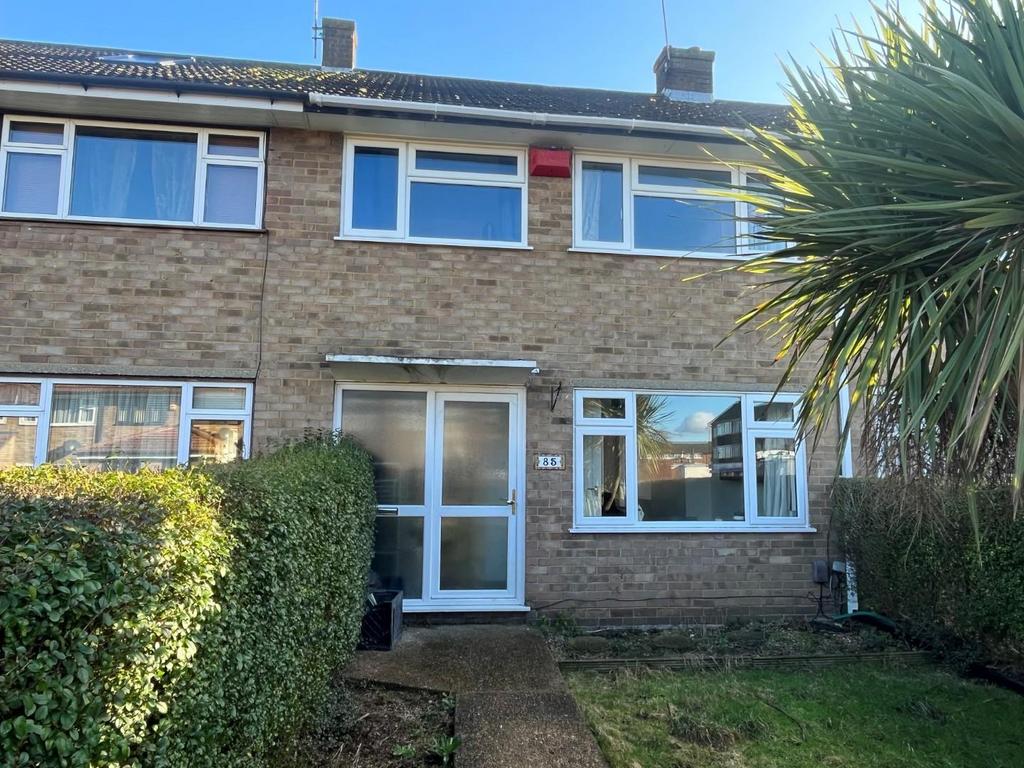 Whinfell Way, Gravesend, DA12 3 bed terraced house - £300,000