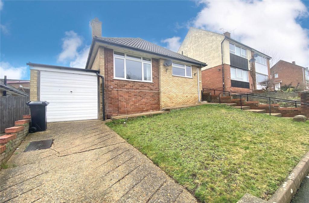 Royston Drive, Ipswich, Suffolk, IP2 2 bed bungalow - £215,000