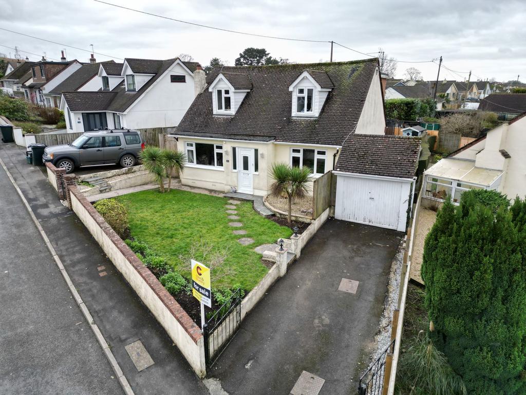 Barn Park Close, Ipplepen 4 bed detached bungalow - £400,000