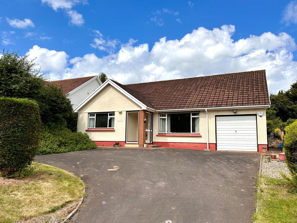 Periton Road, Minehead TA24 3 bed detached bungalow - £395,000