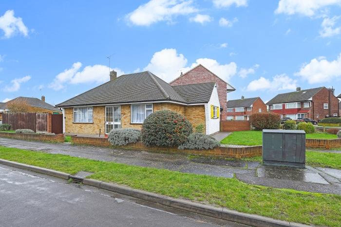 Mayflower Way, Ongar, CM5 2 bed bungalow - £500,000