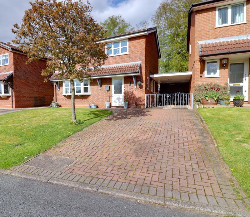 Denver Fold, Stafford ST17 4 bed detached house - £290,000