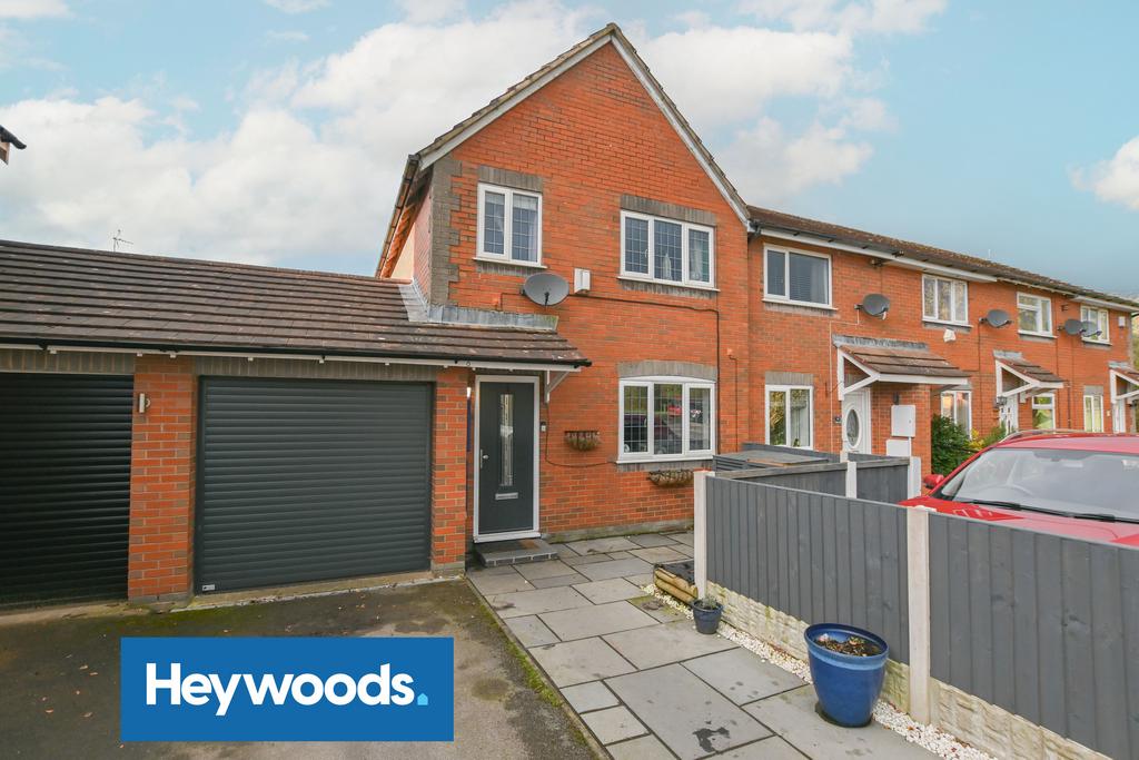 Kingfisher Close, Madeley, Crewe 3 bed townhouse - £225,000