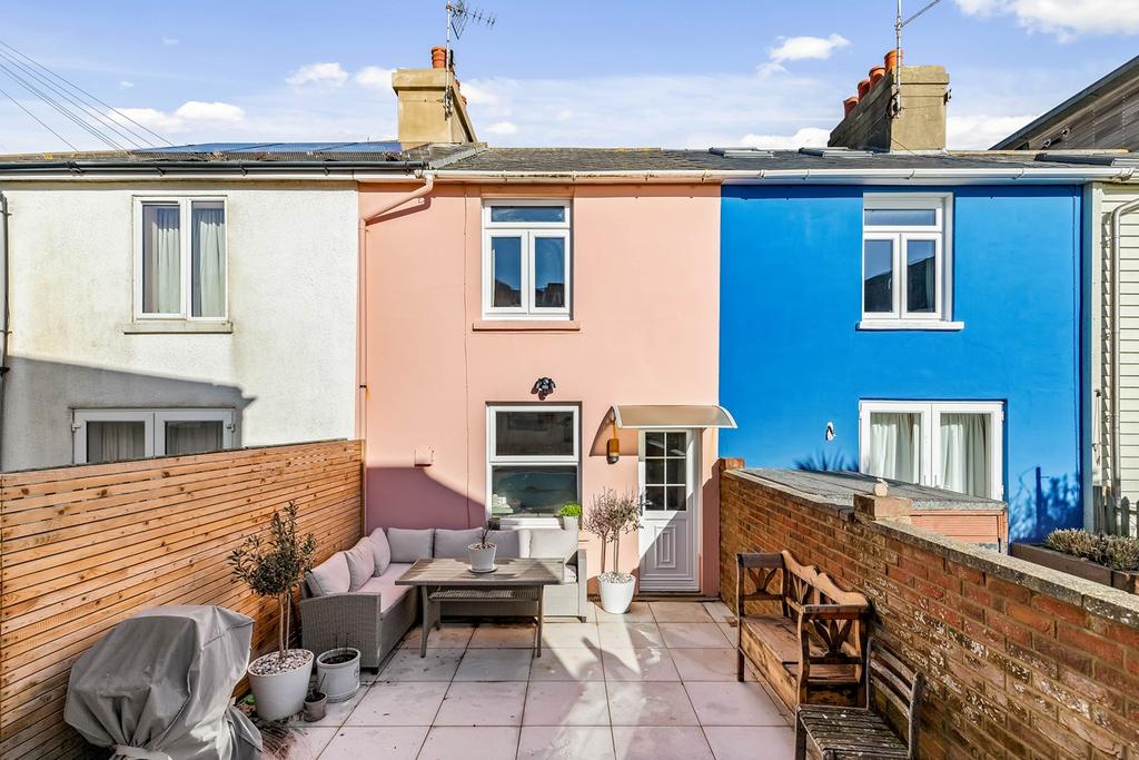 Martello Terrace, Sandgate, Folkestone, CT20 2 bed terraced house for ...