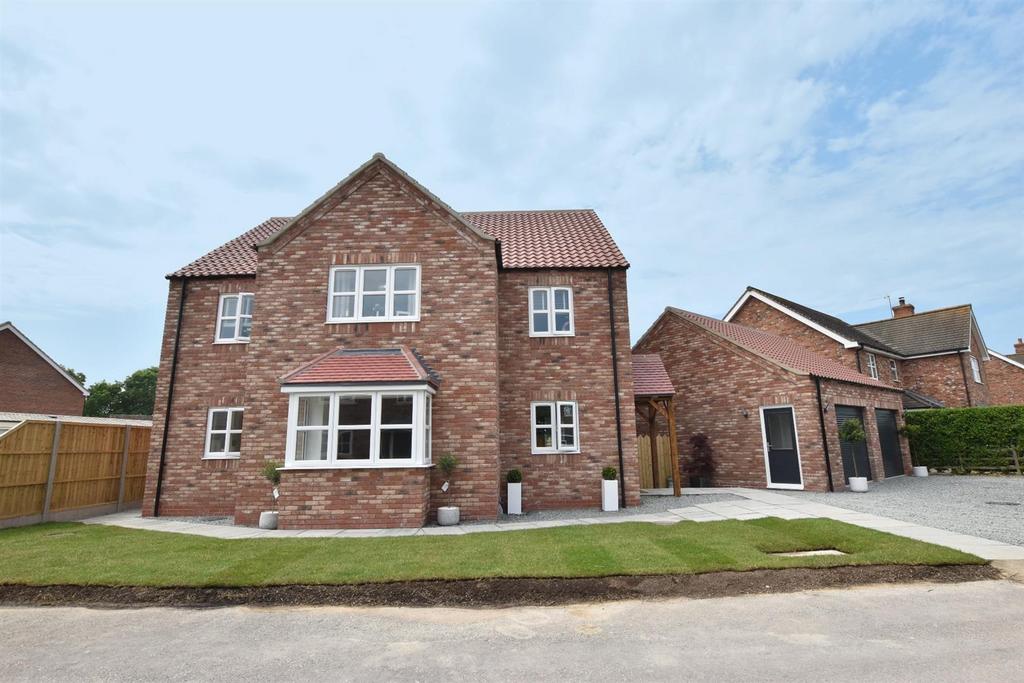 Jacobs Close, Utterby LN11 4 bed detached house - £480,000