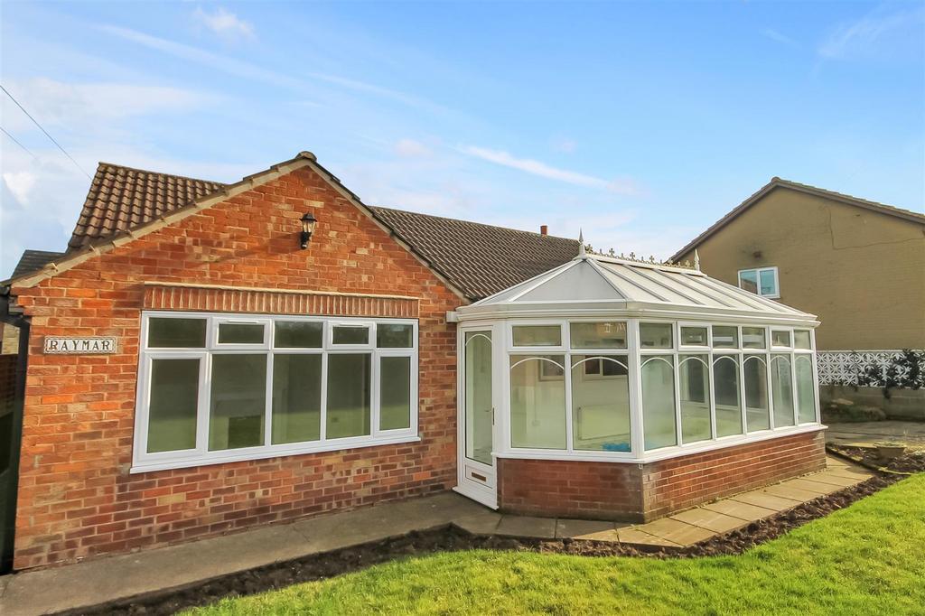 Gravel Hole Lane, Thirsk YO7 2 bed detached bungalow for sale - £350,000