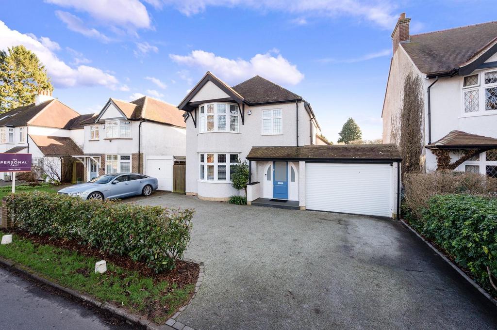Court Road, Banstead 4 bed detached house - £1,000,000
