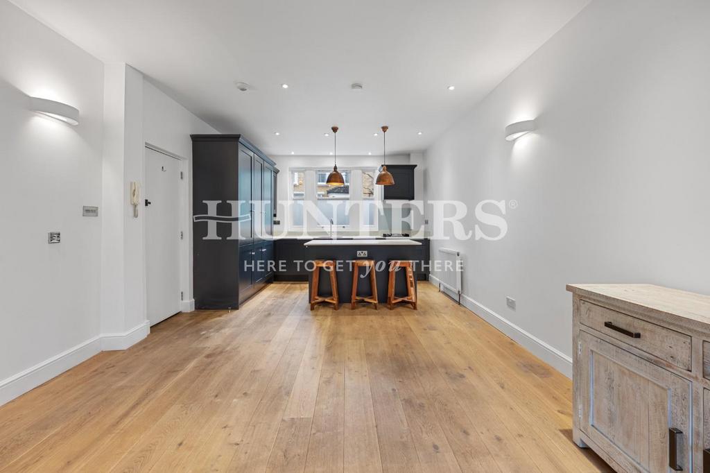 Winston Road, London, N16 2 bed apartment - £2,500 pcm (£577 pw)