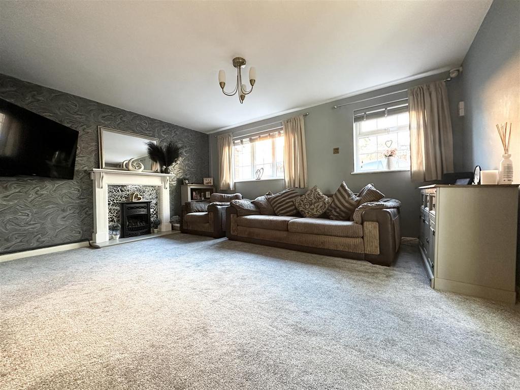 Pochins Close, Wigston LE18 3 bed townhouse - £250,000