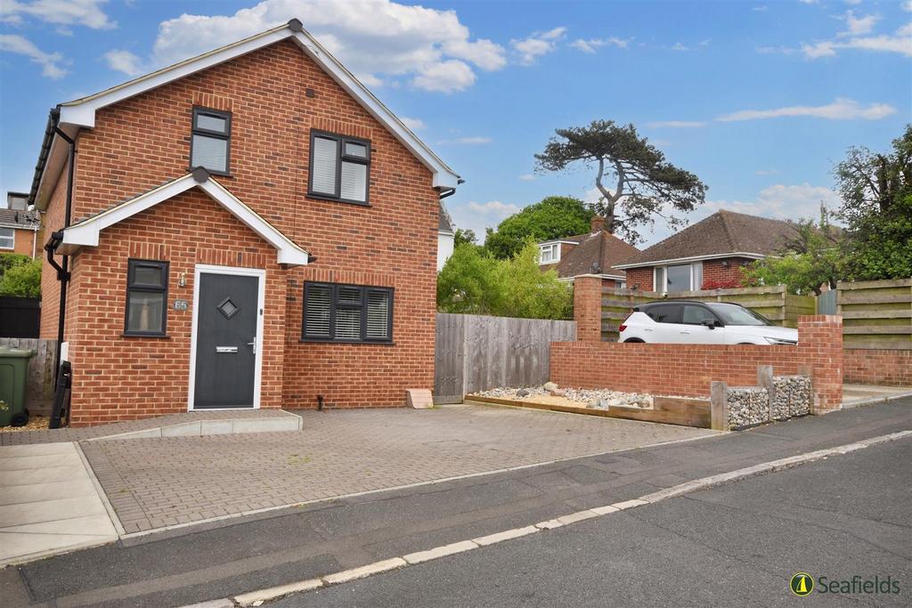 Harding Road, Ryde, PO33 1EQ 3 bed detached house - £309,000