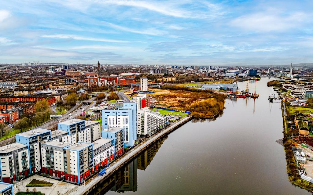 Meadowside Quay Walk, Flat 4/3, Glasgow Harbour, Glasgow, G11 6AY 3 bed ...