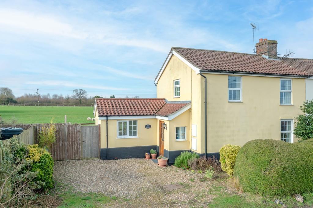 Dunstall Green Road Newmarket Cb8 3 Bed Semi Detached House For Sale