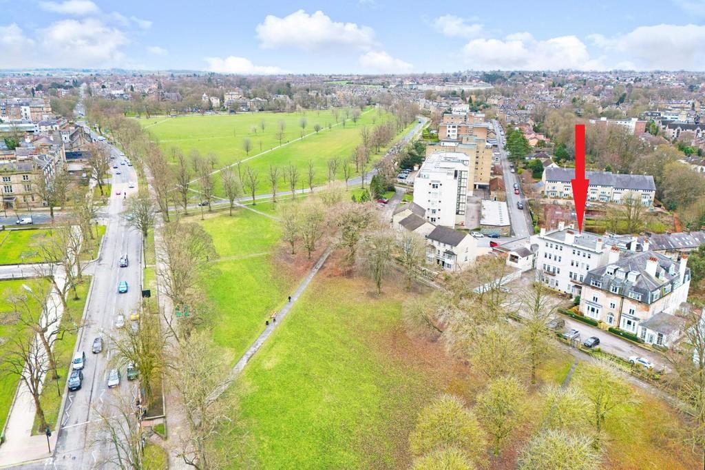 Stray Towers, Victoria Road, Harrogate 2 bed apartment - £435,000