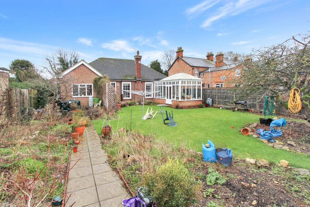 High Street Kempston Bedford Mk42 3 Bed Detached Bungalow For Sale
