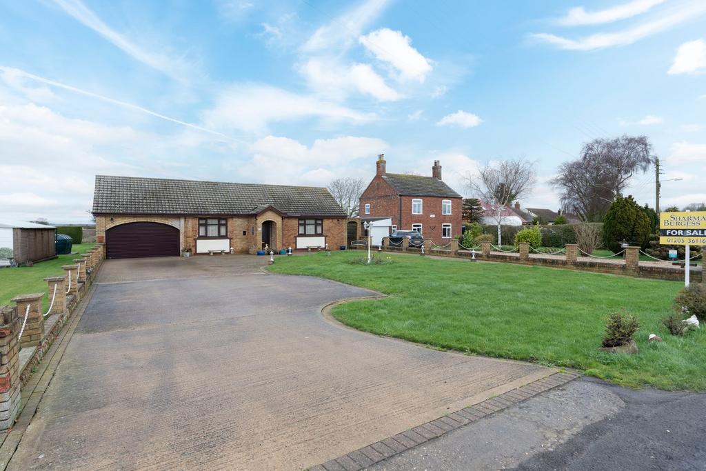 Wrangle Bank, Wrangle, Boston, PE22 4 bed detached bungalow - £277,500